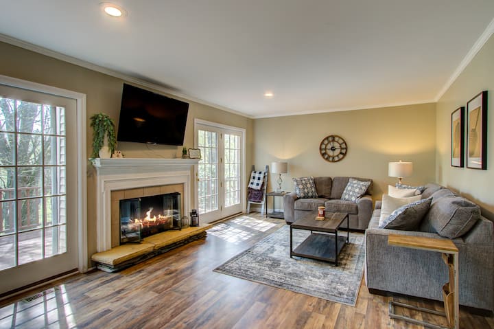 Charming Pet Friendly Home W/hot Tub, Close 2 Asu - Boone, NC
