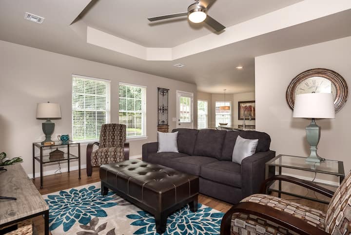 Charming 3-bedroom Home With Large Backyard - Bentonville