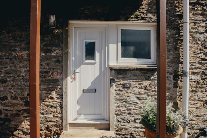 Idyllic Rural Retreat With One Bedroom And Parking - Salcombe