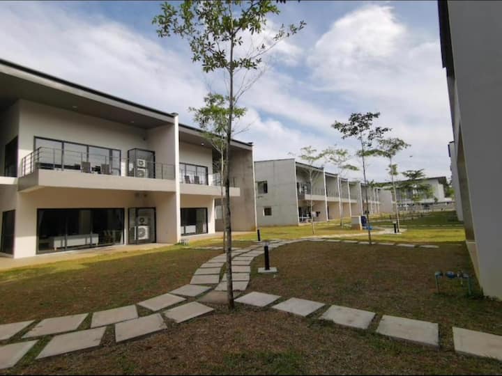 Townhouse In Sematan (Upper Unit) - Sematan
