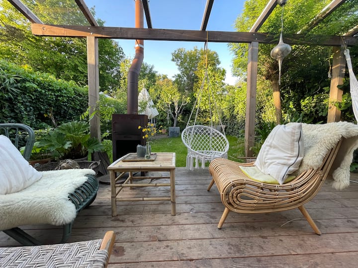 Family House & Green Oasis Near Lake & Amsterdam - 布森