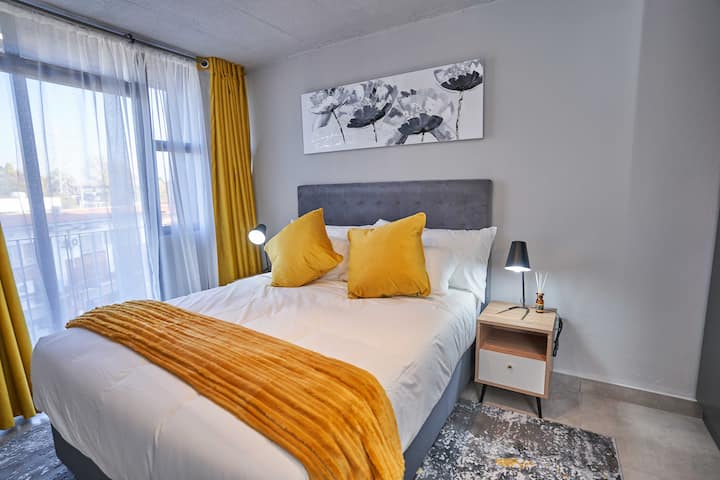 Sleek Central Stay-walkable Hotspots And Free Wifi - Pretoria