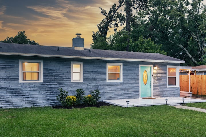 Cozy 3 Bdrm Home In East Hill Close To Downtown! - Pensacola, FL