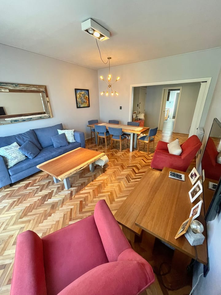 Luminoso Y Espacioso Apto 2-dorm+ Estudio, Pocitos - Montevideo