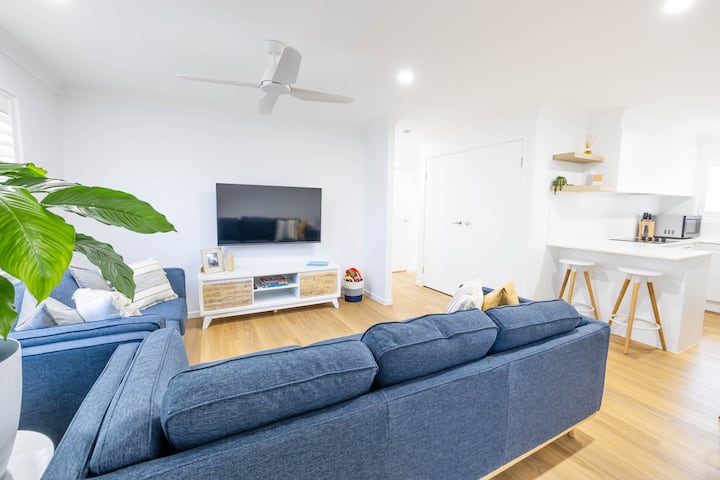 Caloundra's Golden Getaway - Golden Beach