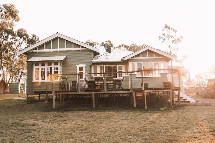 Wren Farmhouse Rustic Queenslander in Wine Country - Farm stays for ...