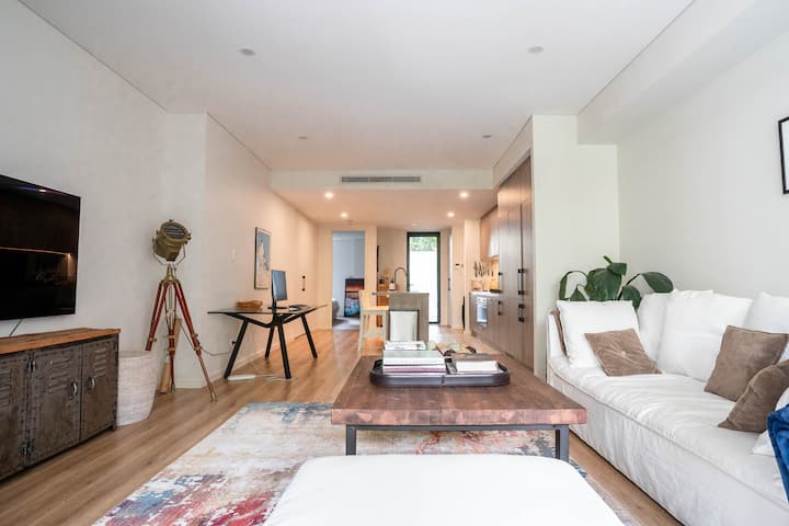Modern 2bd 2ba Apt With Courtyard & Street Access! - Randwick