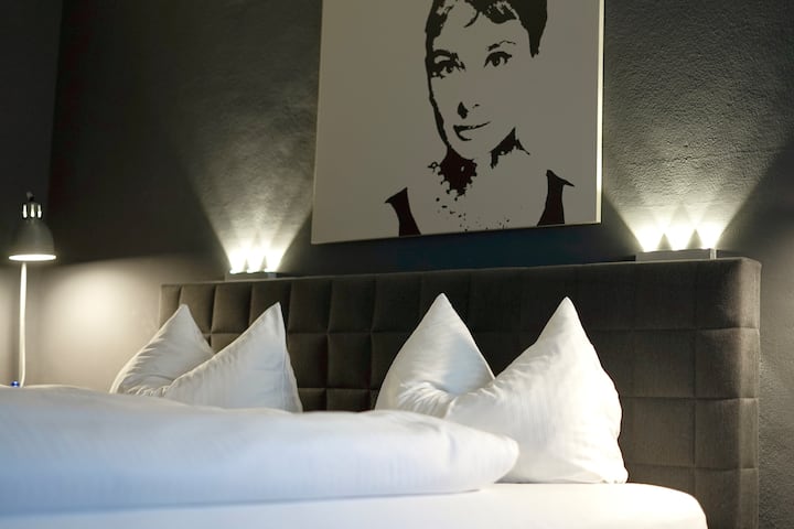 Einladendes Vintage-zimmer Im Hotel Mühldorf - Mühldorf