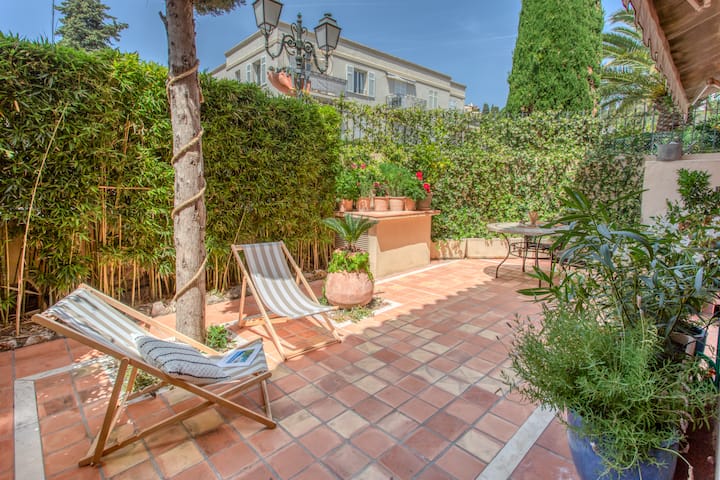 Suite Hermès Terrasse Parking  Ac 2mins Mer - Plage de Saint-Jean-Cap-Ferrat