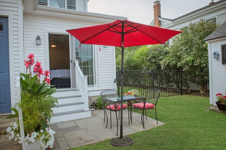Nautical Nook- 1st Floor - Private 1 Bedroom Suite - Connecticut