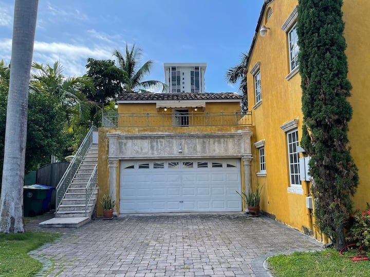 Villa Mely  -  1 Bedroom Apt Near Brickell - Miami, FL