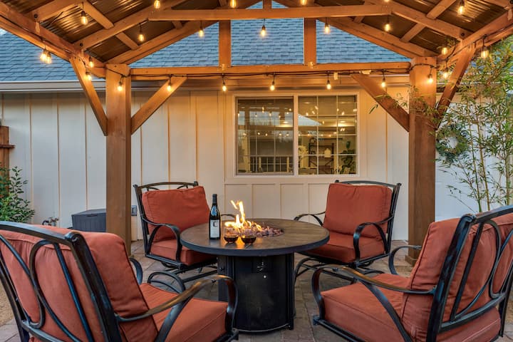 Luxurious Private 2-story Cottage W/free Parking - Santa Ynez, CA