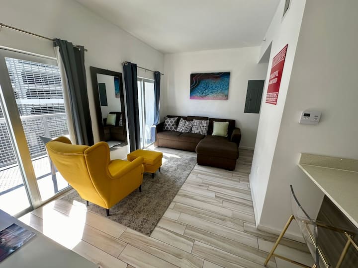 Edgewater 2bed/2bath + Free Parking + Balcony - Miami