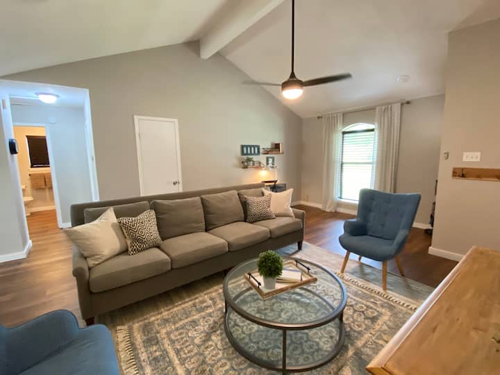 Rest Haven - Cozy, 2 Bedroom Home - Spring