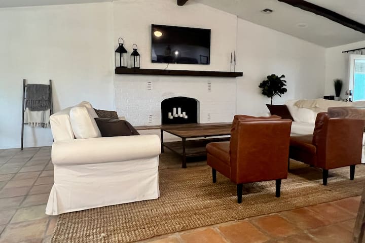 New! Private & Peaceful Home; 5.5 Acres; Sleeps 6 - Kerrville, TX