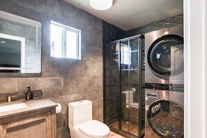 Modern 2 Bedroom Near Hollywood Airport/universal - Burbank, CA