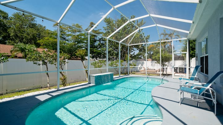 Relax @ Elegant Retreat W/ Pool Near Gulf Beaches - Ellenton, FL