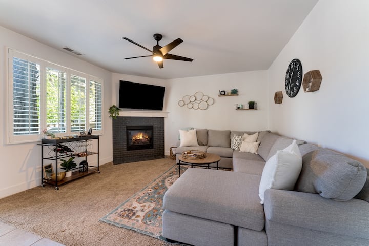 Newly Renovated  Mountain Getaway Stocked For Fun! - Flagstaff, AZ