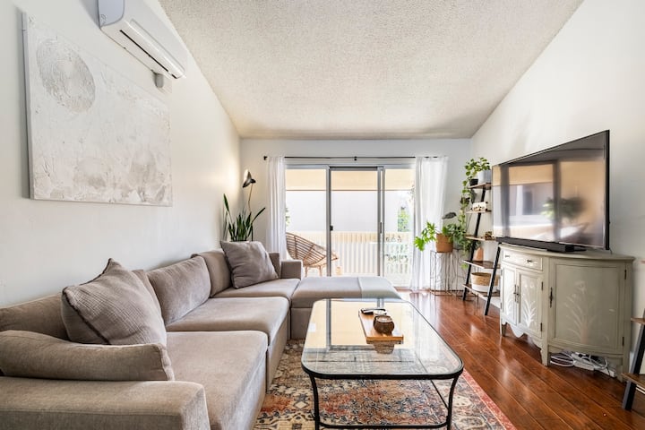 Pb Hideaway: Walk To Beach W/ 2 Work Spaces! - San Diego, CA