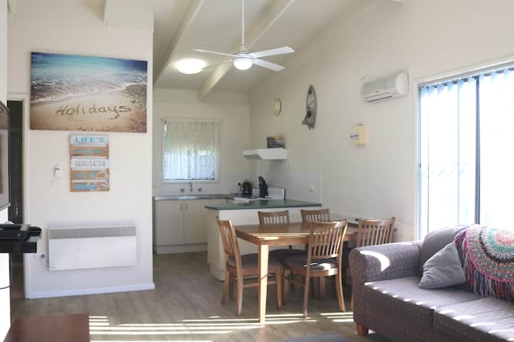 Admirals Lodge Unit 1 -Pet Friendly On Fishpen - Merimbula