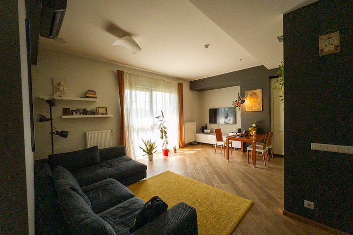 Modern And Comfy 2-bed Flat. Free Guarded Parking - リガ