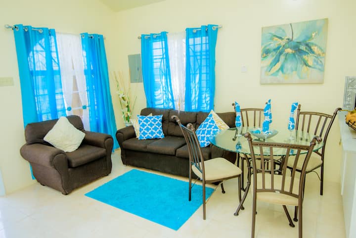 Summer's House At Phoenix Park Village Portmore - Jamaica