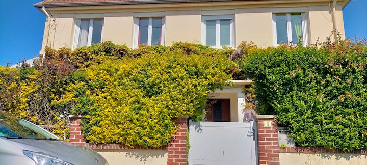 Grande Maison Ensoleillée, Stationnement Gratuit - Dieppe