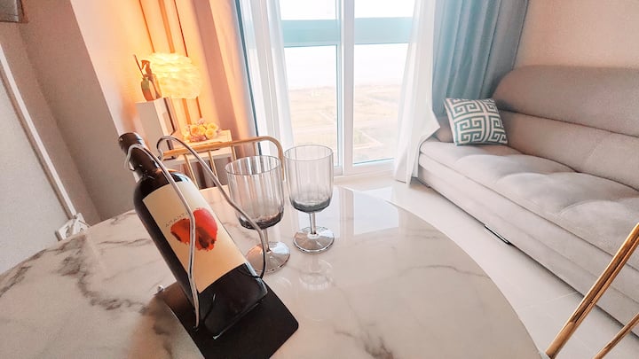 발코니와샤워기필터 장착 Netflix,낭만과 웰컴 다과가있는(카페거리뷰) - 대한민국