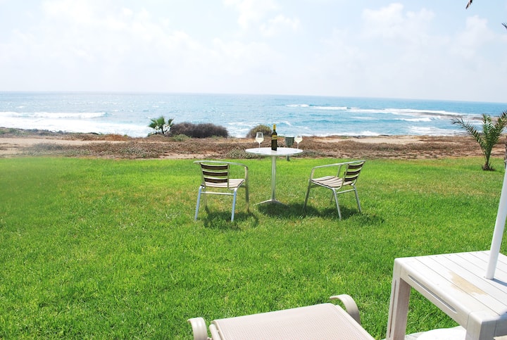 Sea Front Villa, Heated Private Pool, Paphos - Paphos