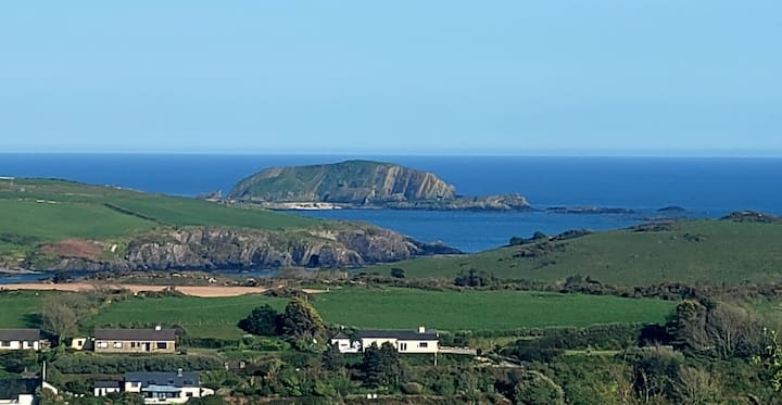 Beautiful 4 Bedroom House With Stunning Views - Skibbereen