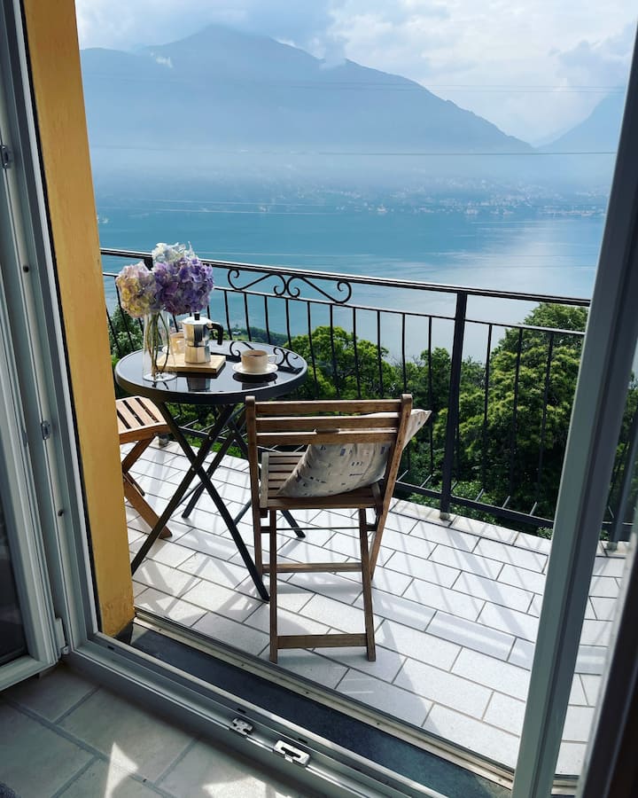 Large, Beautiful Apartment With Terrace - Menaggio
