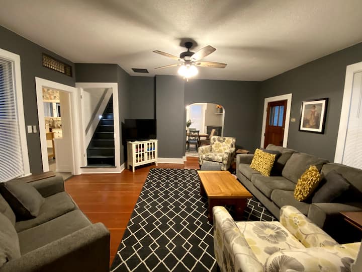 Cozy Cottage 1 Block To Downtown - Prairie du Chien, WI