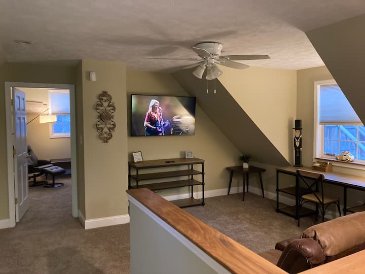 Lovely One Bedroom Loft! - Chatham, IL