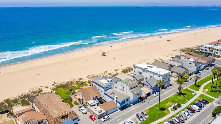 The Jungalow~1 House From The Sand W/ Harbor Views - Huntington Beach, CA