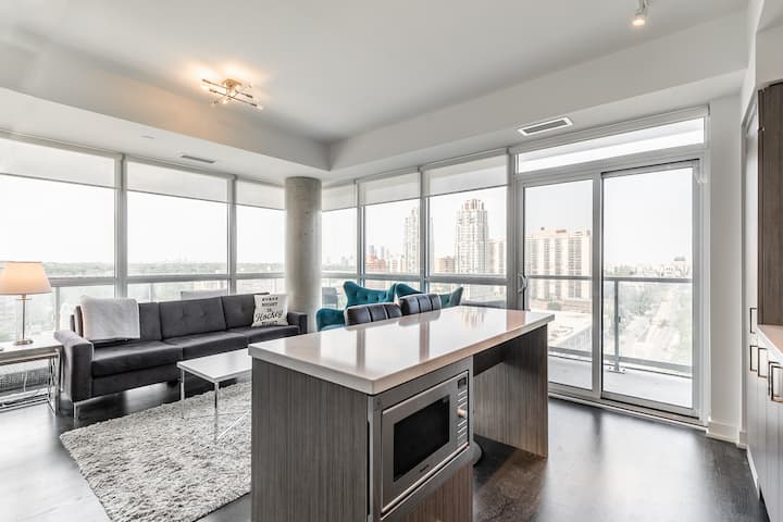 Spacious Midtown 1bdrm-great View/parking/ Gym - Toronto
