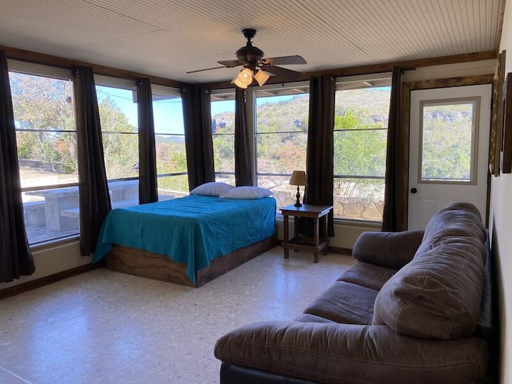 Neal's Lodges Cabin 24 - Concan, TX