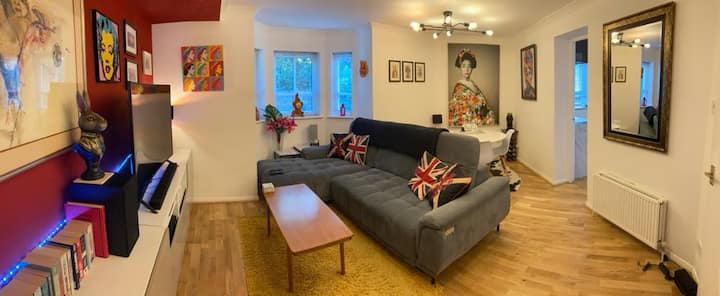 3 Bedroom Apartment In Heart Of Edinburgh - 