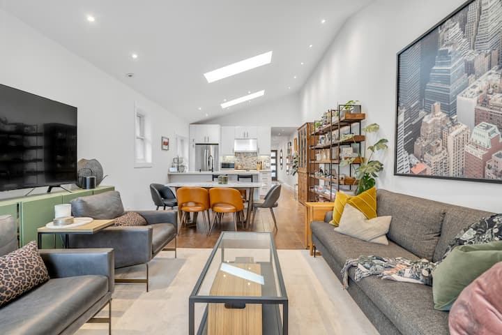 Leslieville Designer’s Residence - Free Prkg - Toronto