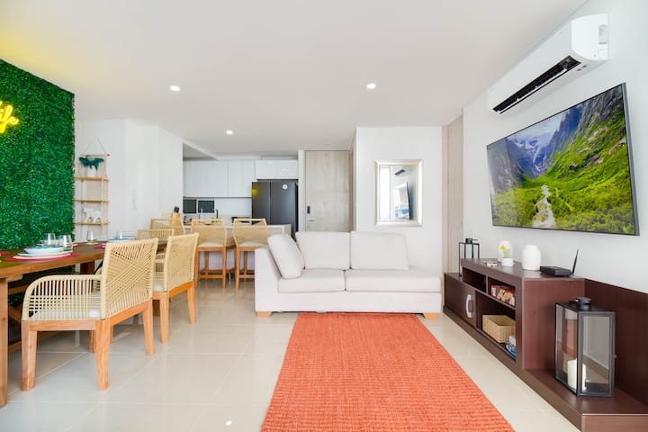 Top Floor 3-bedroom Apartment Steps From The Beach - Cartagena, Colombia