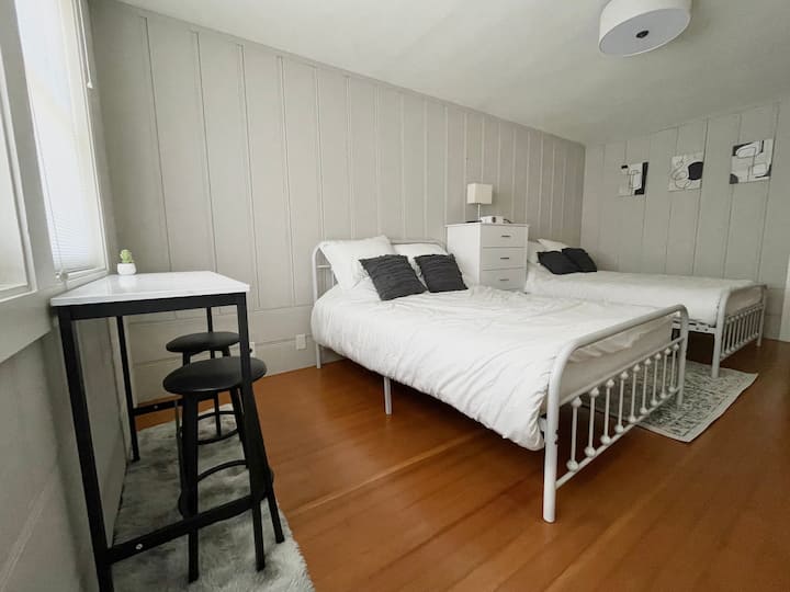 Whole Family Guest Floor In Cayuga Terrace - San Francisco, CA