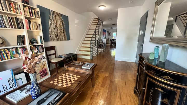 Private Art-filled Duplex + Large Shared Garden - Brooklyn, NY
