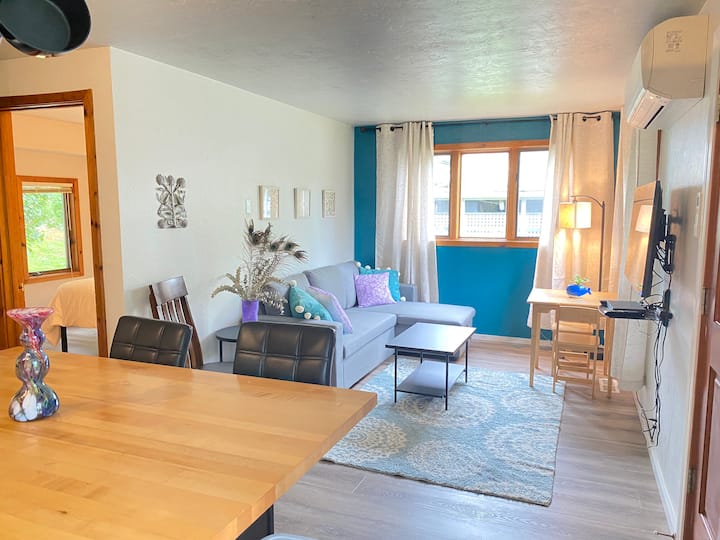 1 Km Walk To Hayward Field. Cute 2-bed 1-bath - Springfield, OR