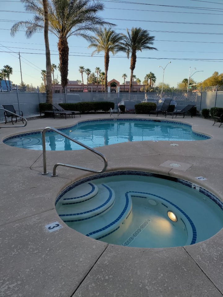 Updated Large Size 1 Bedroom 1 Bathroom Condo! - Henderson, NV
