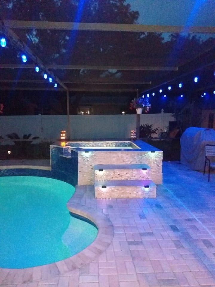 Sleeps 12 4 Beds W/ Heatdspa Pool 2 Miles 2 Beach! - Largo, FL