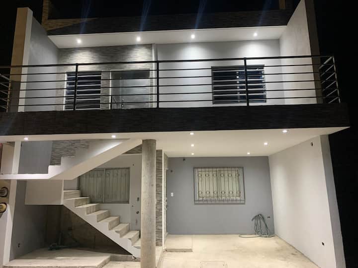 Cómoda Casa, Planta Baja Cerca De Lo Que Necesites - Ciudad Guzmán