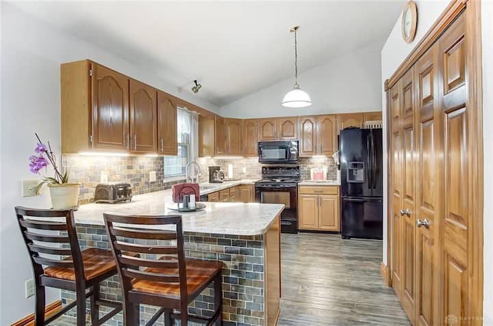 Suburban Bliss, 4 Beds And Florida Room - Waynesville, OH