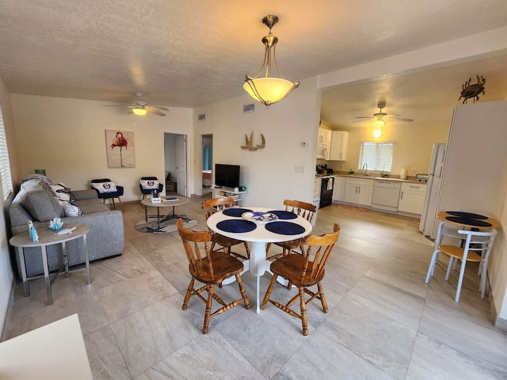 Serenity Beach House - Next To Harry Harris Park - Tavernier, FL
