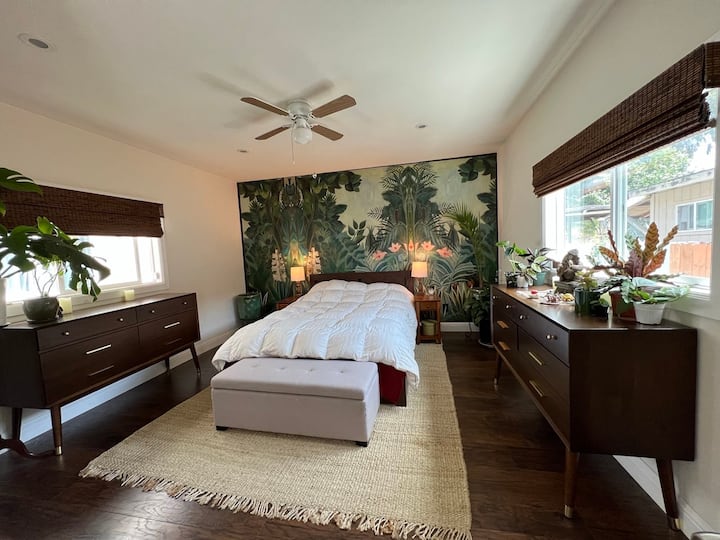 Beautiful, Sunny One Bedroom House! - San Leandro, CA