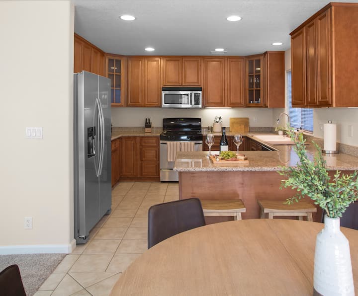 Market & Magnolia - 3 King Beds - Walk Downtown - Paso Robles, CA