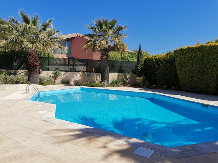 Studio 32 M² Idéalement Situé Dans Carqueiranne - Carqueiranne